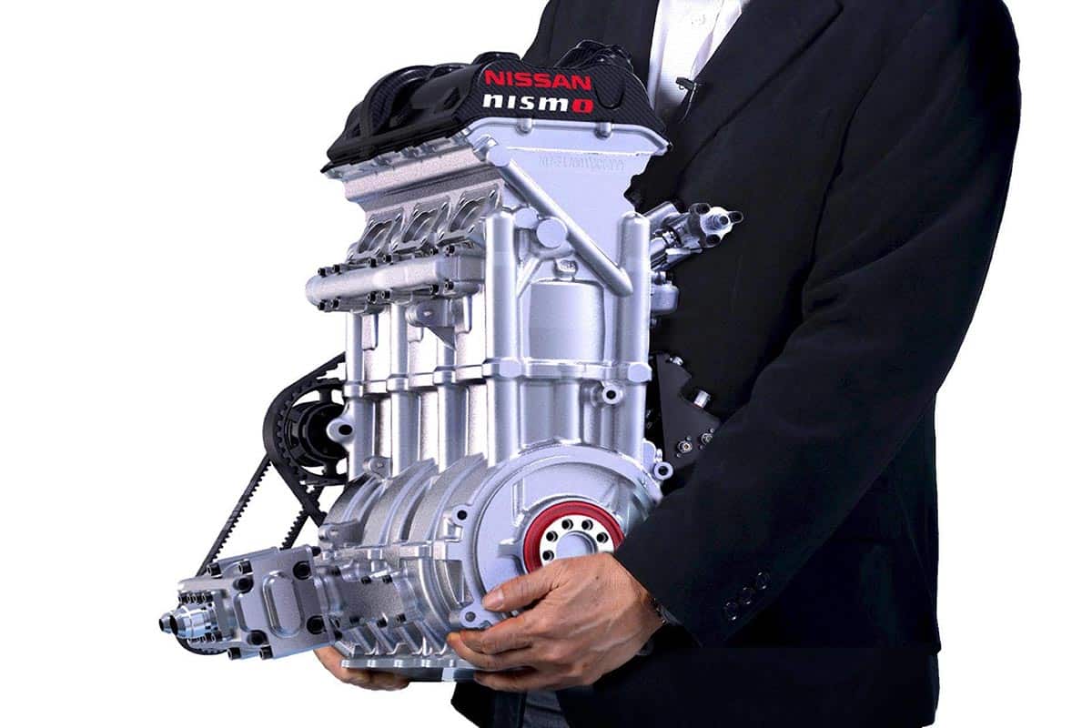 Nissan a créé un moteur de 400 ch qui ne pèse que 40 kg et rentre dans ...